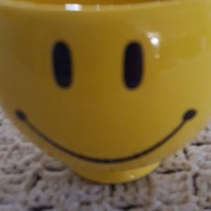 m | Other | Set Of Happy Face Mugs | Poshmark